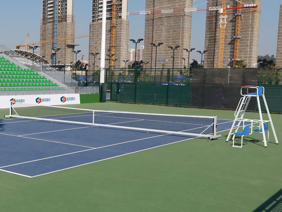 Freestanding tennis posts