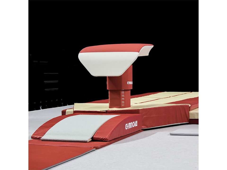 Pedestal base competition vaulting table