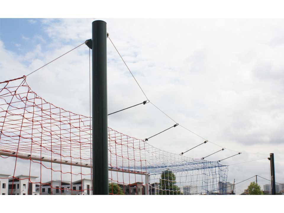 Set of 4 net support post with clam-cleat