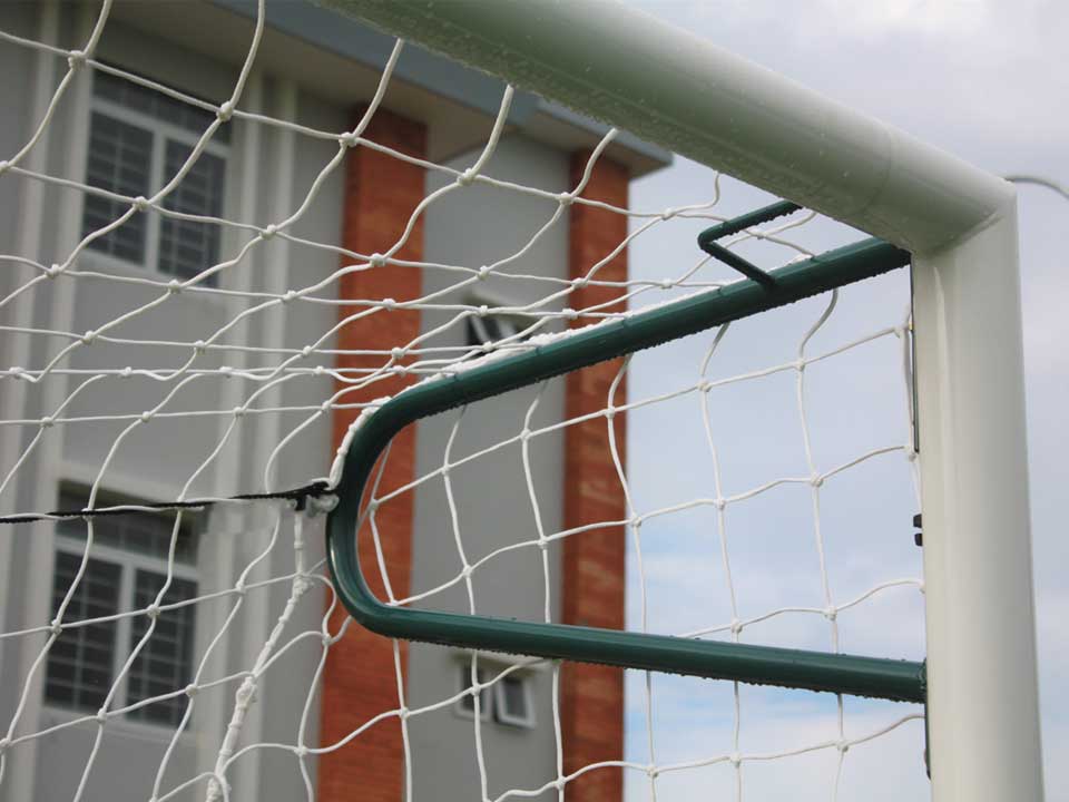 Junior socketed football goal in Ø80 galvanized steel, with top net ...